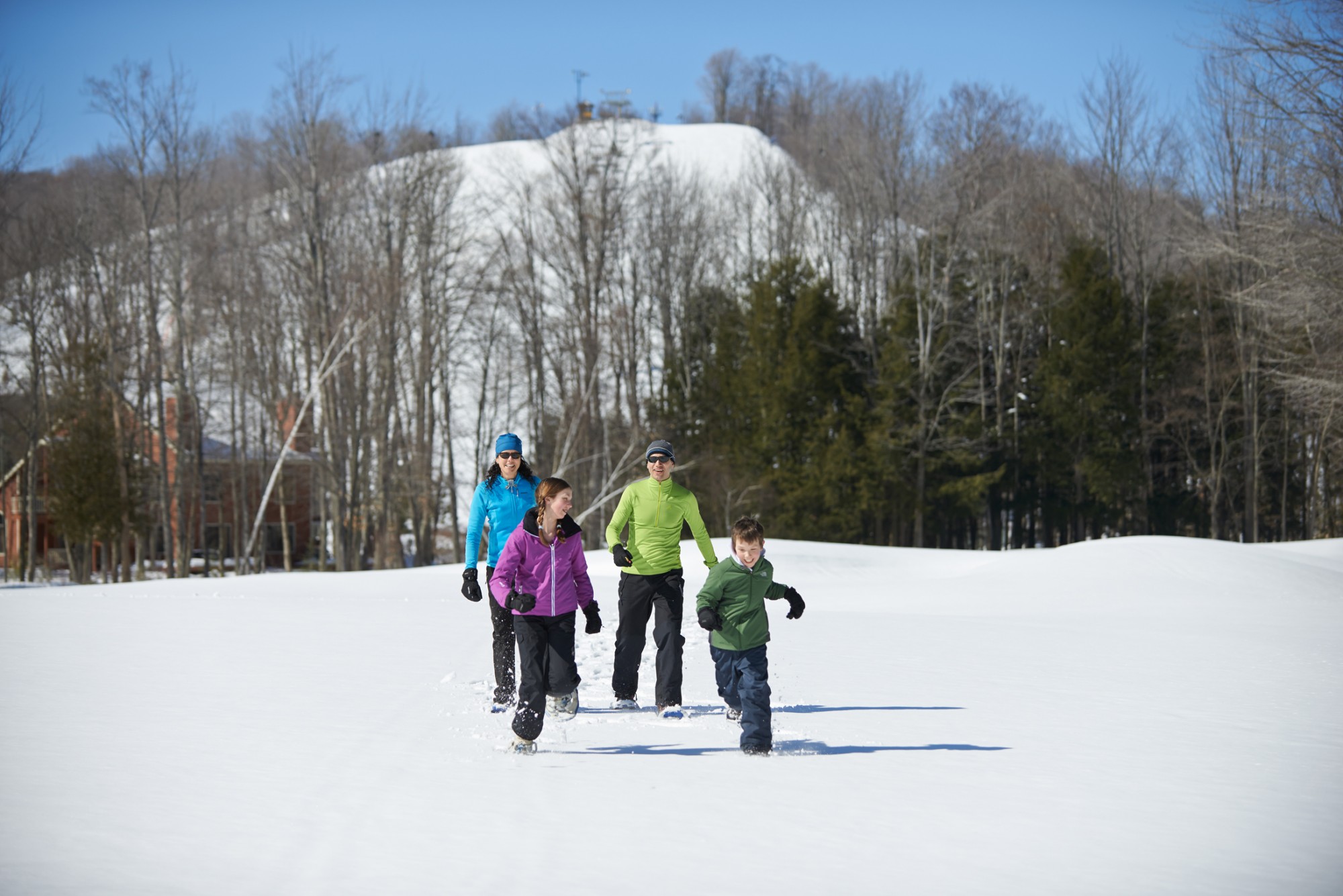 Top 10 Snowshoe Adventures Around the World for Families • Snowshoe ...